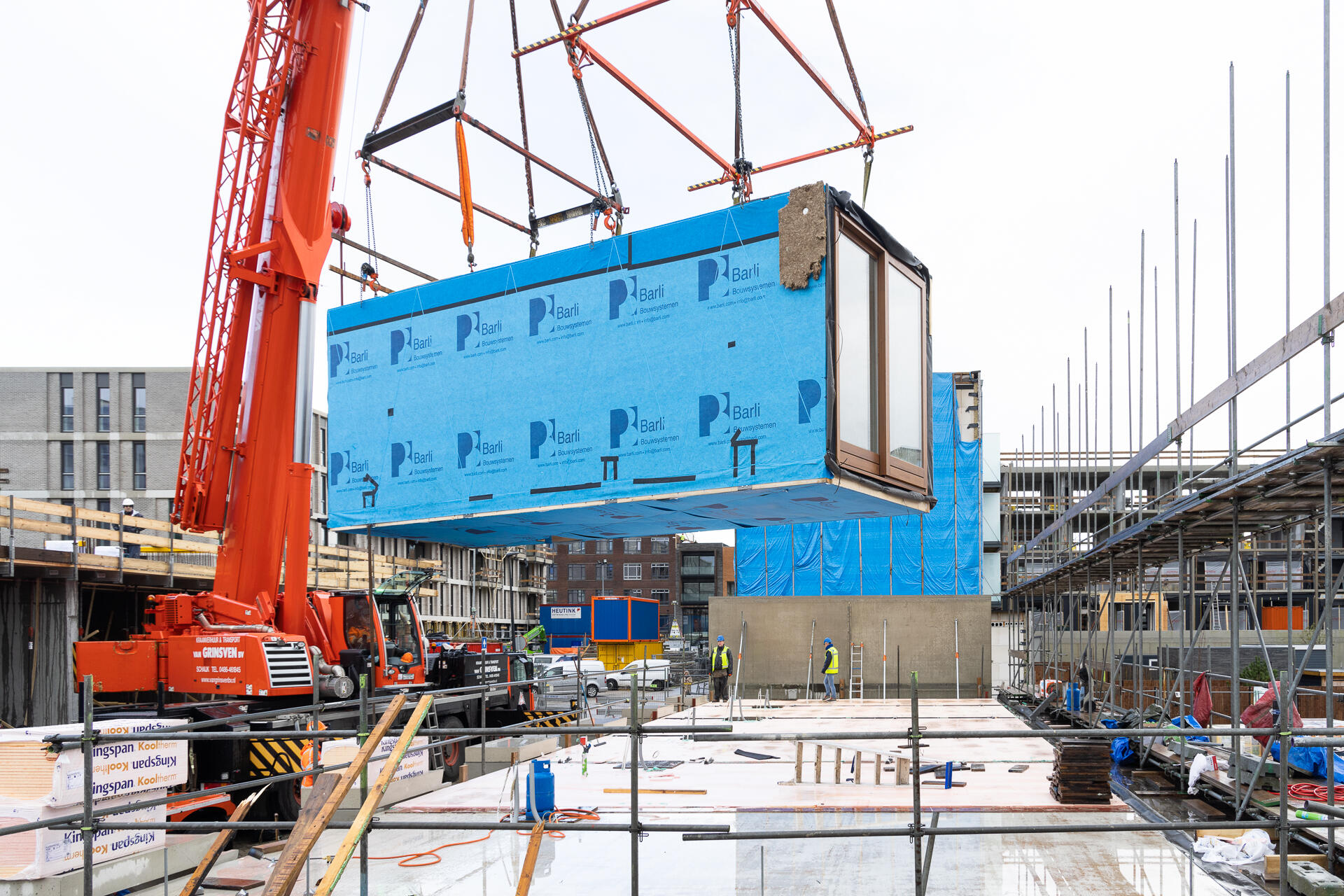 First timber module Juf Nienke on site | SeARCH